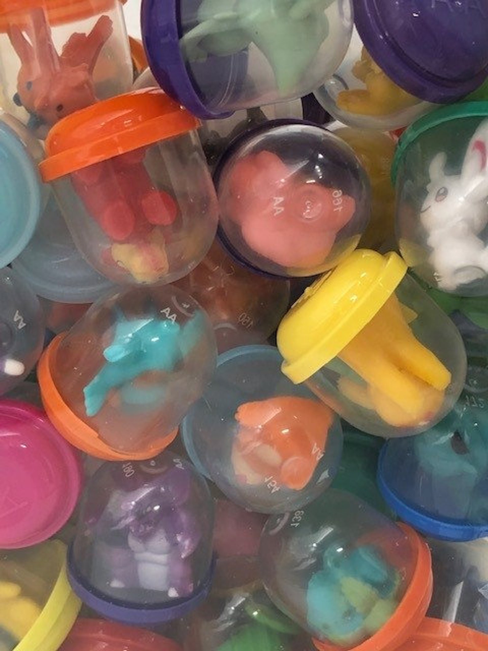 Pokemon 1" Capsule Vending Machine Plus Figurines and Display Gotta ...