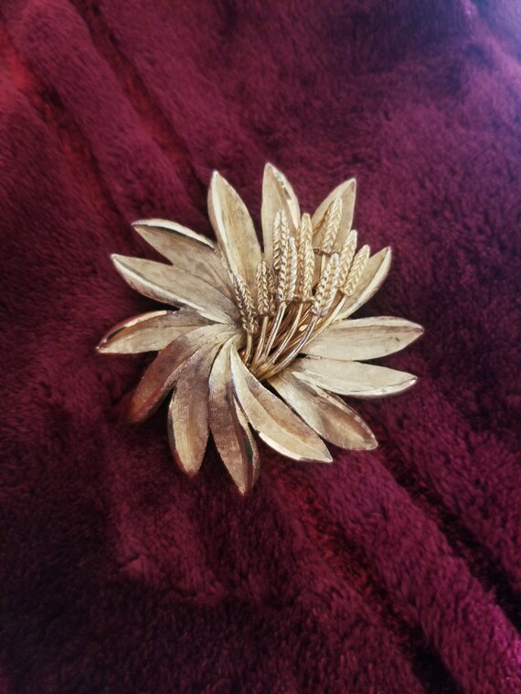 Coro 1960s Sheeves of Wheat Brooch - Gem