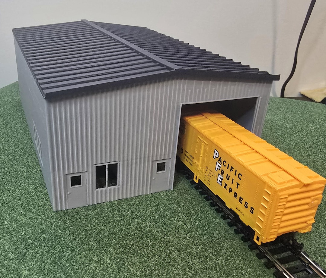 HO Scale Commercial Building: Model Railroad Warehouse With Open Doors ...