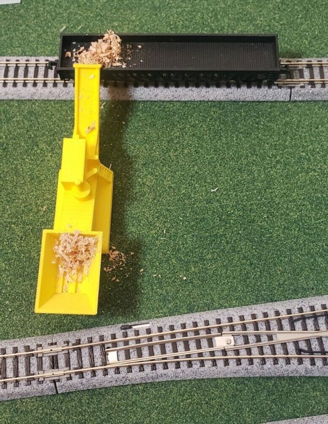 N Scale Rock Crusher/wood Chipper Model: Mining Equipment Display (pair ...