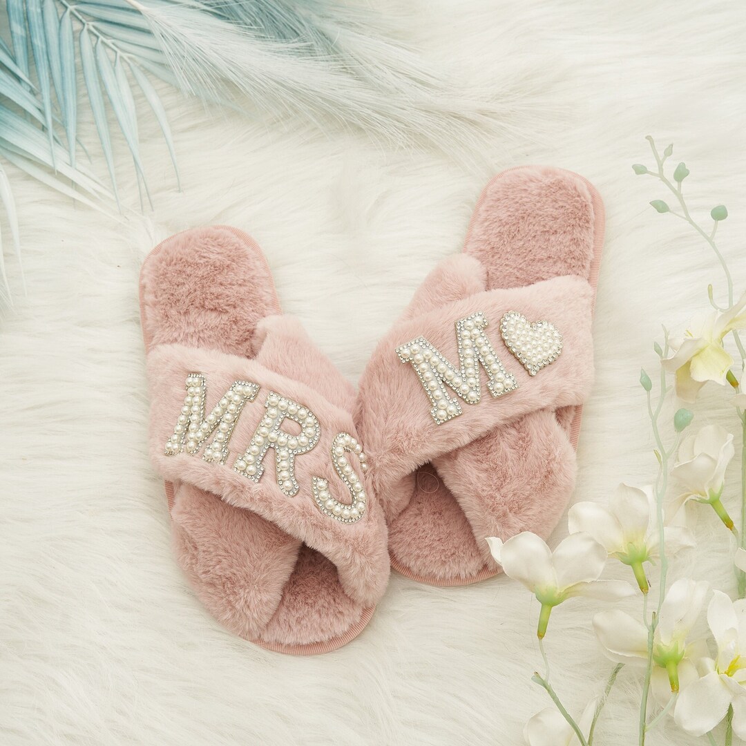 Pearls Bride Fluffy Slippers| Faux Fur Bride Slippers| Custom Bridal ...