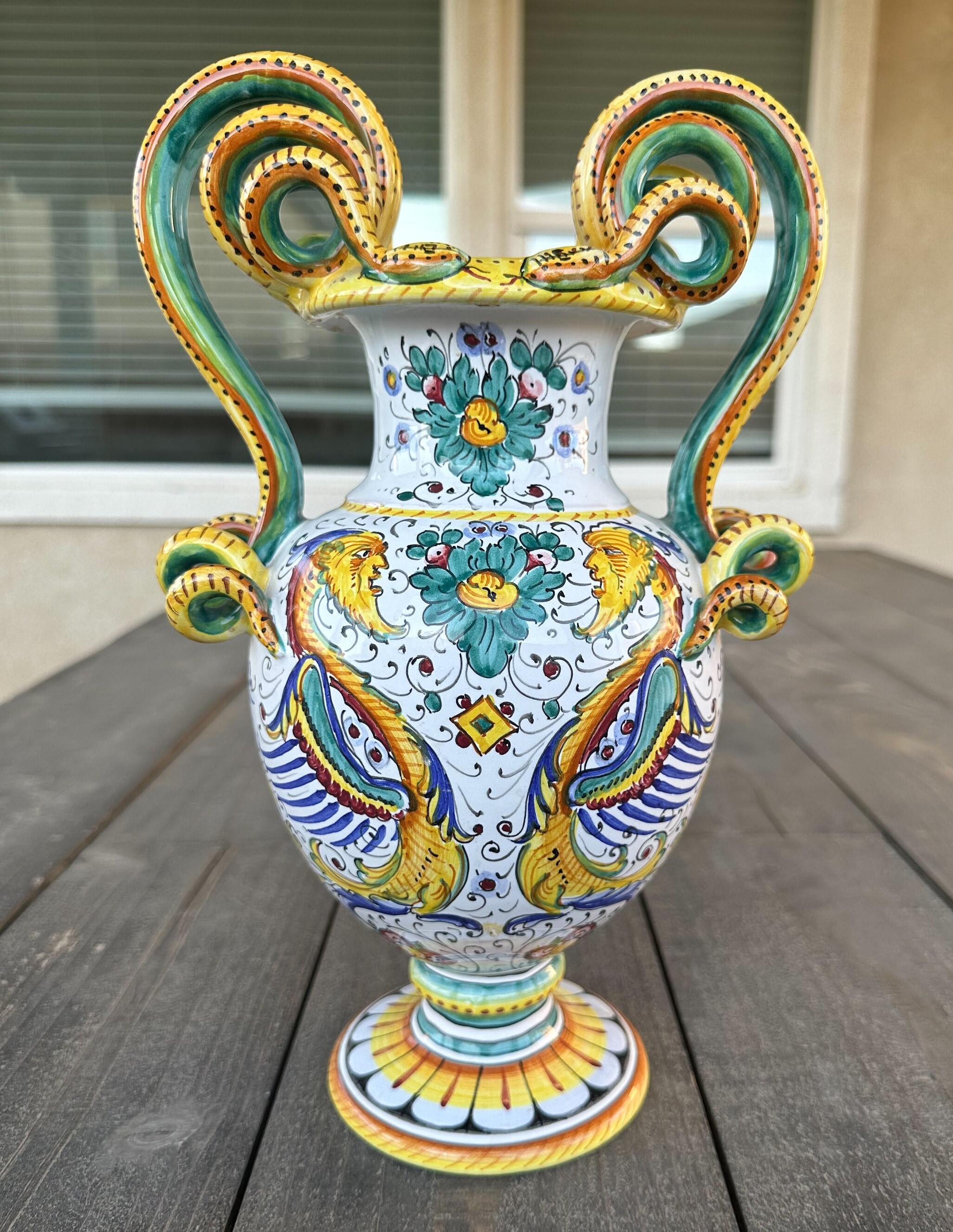 Deruta Hand Painted Majolica Ceramic Vase With Serpentines, 1980s - Etsy