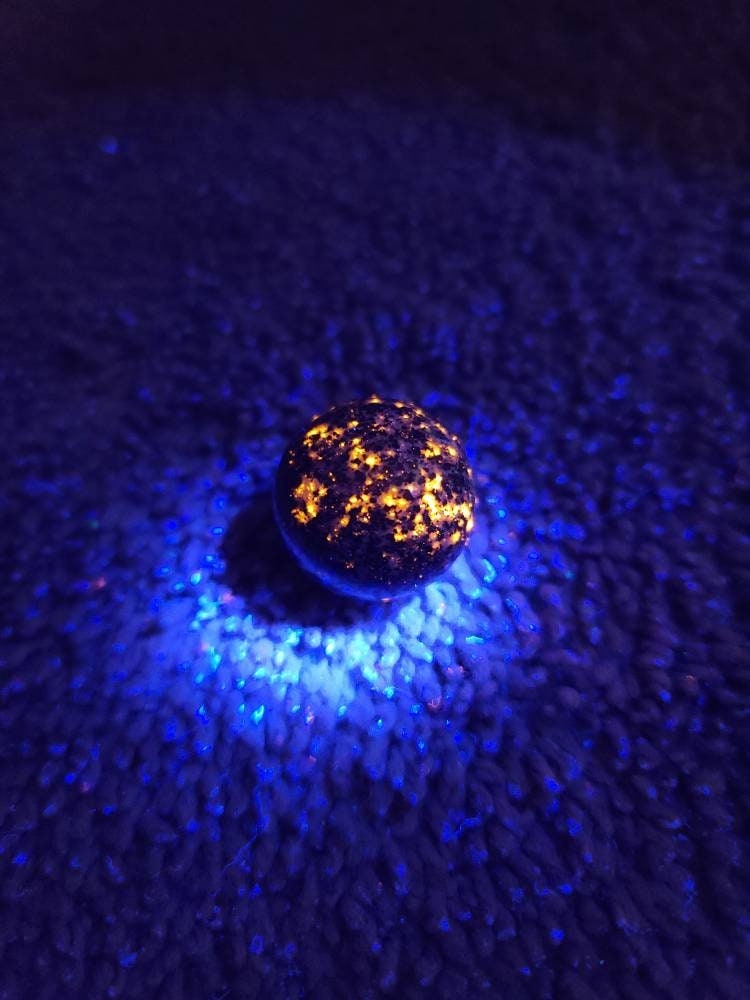Glows Under UV Yooperstone 365nm Fluorescent Sodalite Sphere Free ...