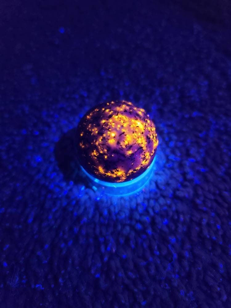 Glows Under UV Yooperstone 365nm Fluorescent Sodalite Sphere Free ...