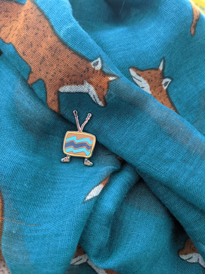 Retro TV Enamel Pin / Lapel Pin / Art Badge - Etsy