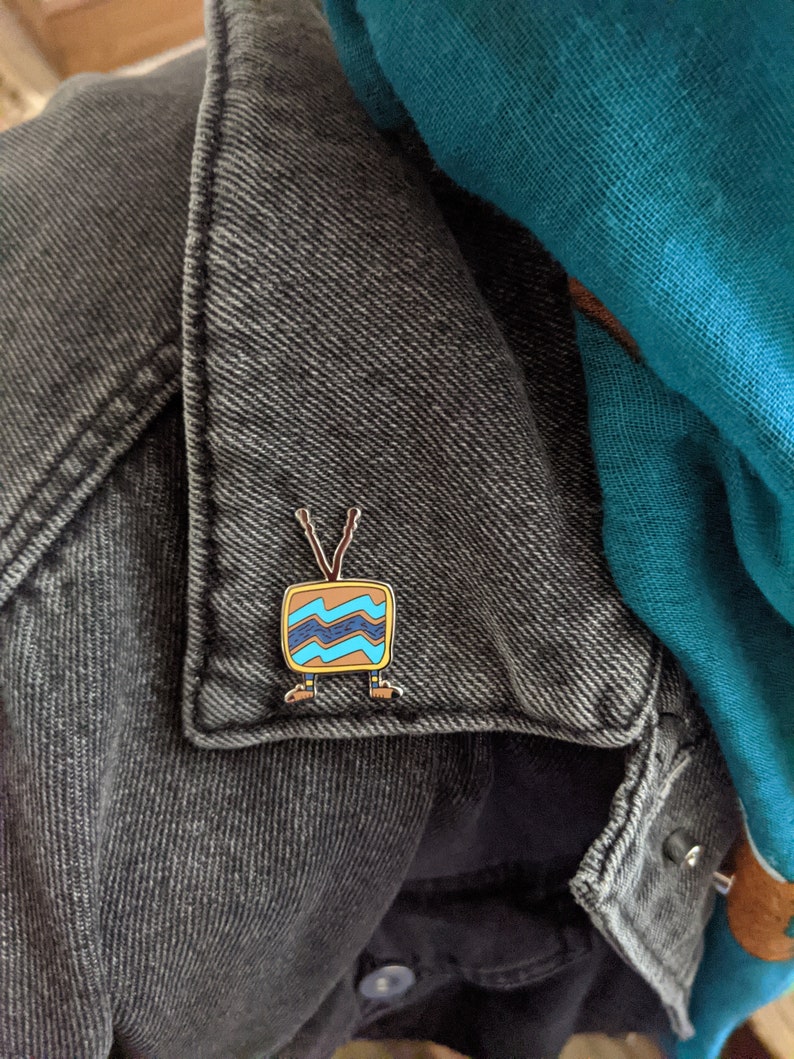 Retro TV Enamel Pin / Lapel Pin / Art Badge - Etsy