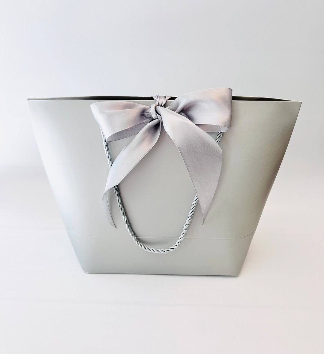 Elegant Silver Gift Bag Wide Silver Satin Ribbon 10-1/2" X 7-1/2" X 3-1 ...