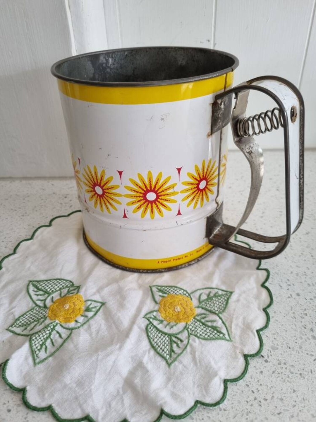 Vintage Australian Made Sifter With Yellow and Red Flowers - Etsy