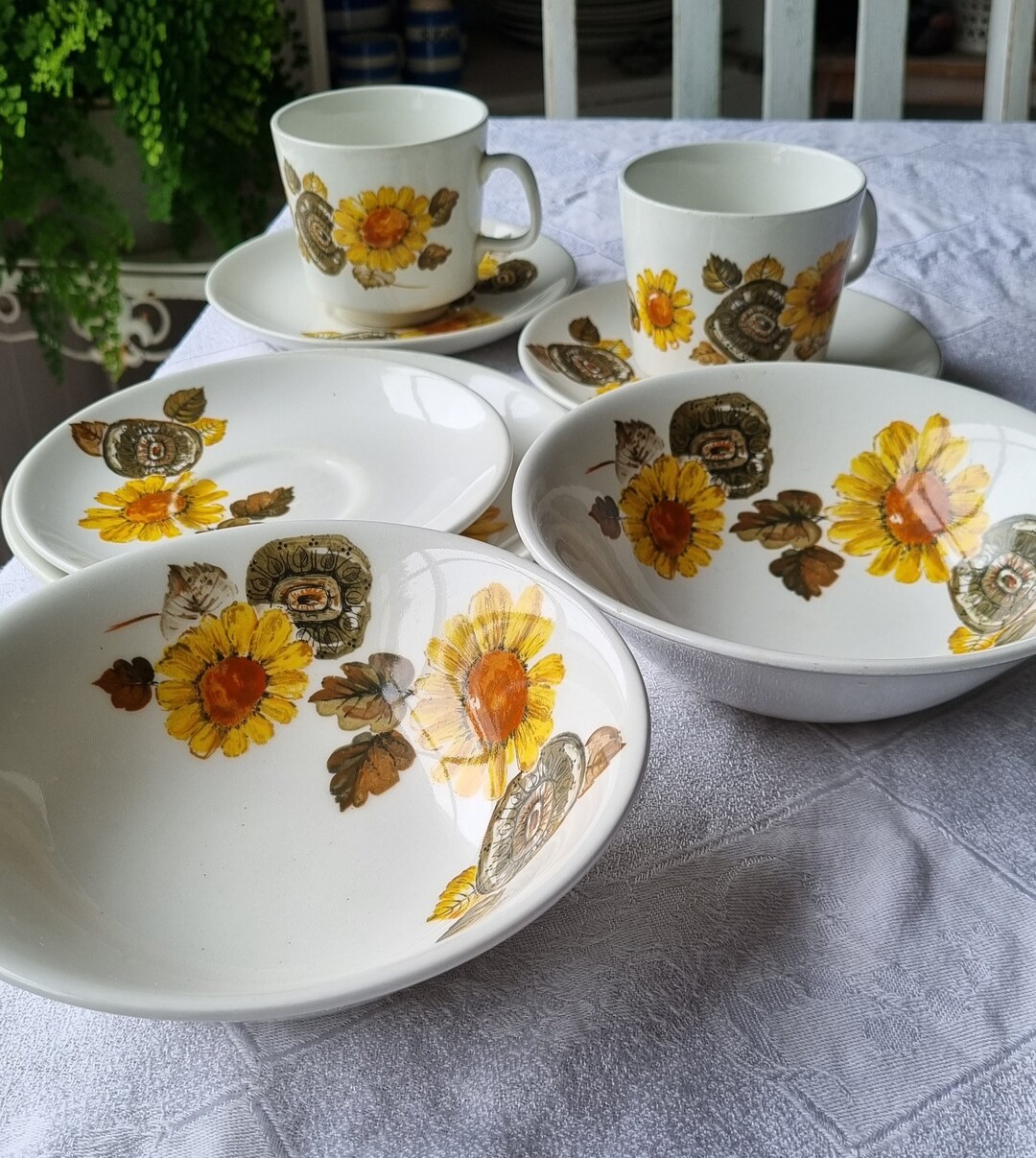 Set of 8 Vintage Johnson of Australia Dinnerware Pieces - Etsy