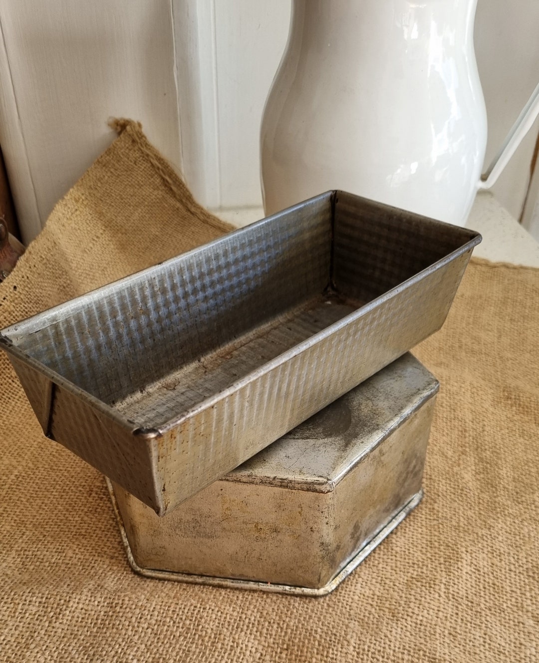 Set of Two Vintage Cake Tins - Etsy