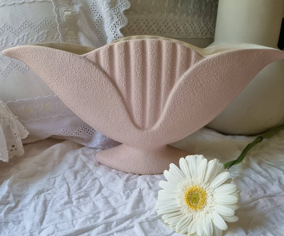Vintage Art Deco Pale Pink Vase - Etsy