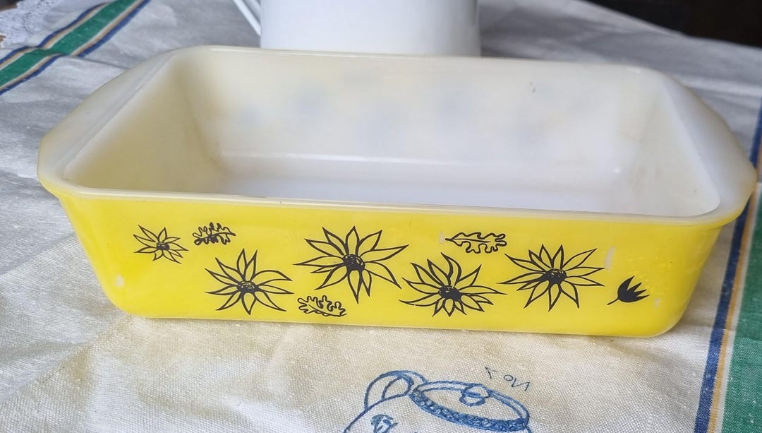 Vintage Agee Pyrex Dish is Yellow Flannel Flowers - Etsy