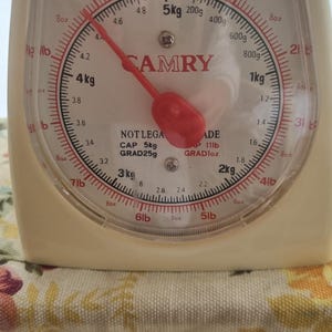 Vintage Cream Kitchen Scales - Etsy
