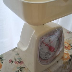 Vintage Cream Kitchen Scales - Etsy