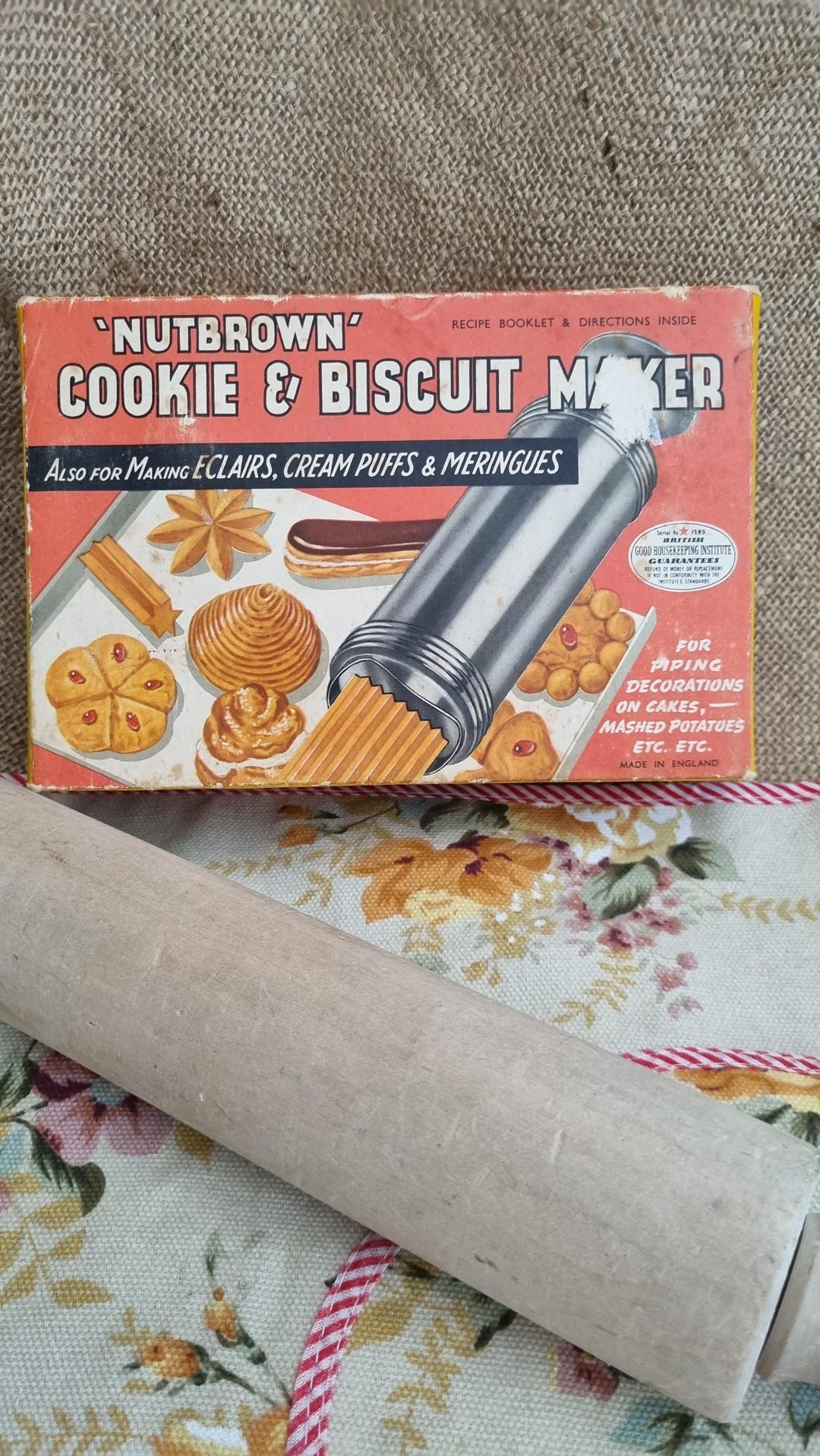 Vintage 1950s Nutbrown Cookie and Biscuit Maker Set - Etsy