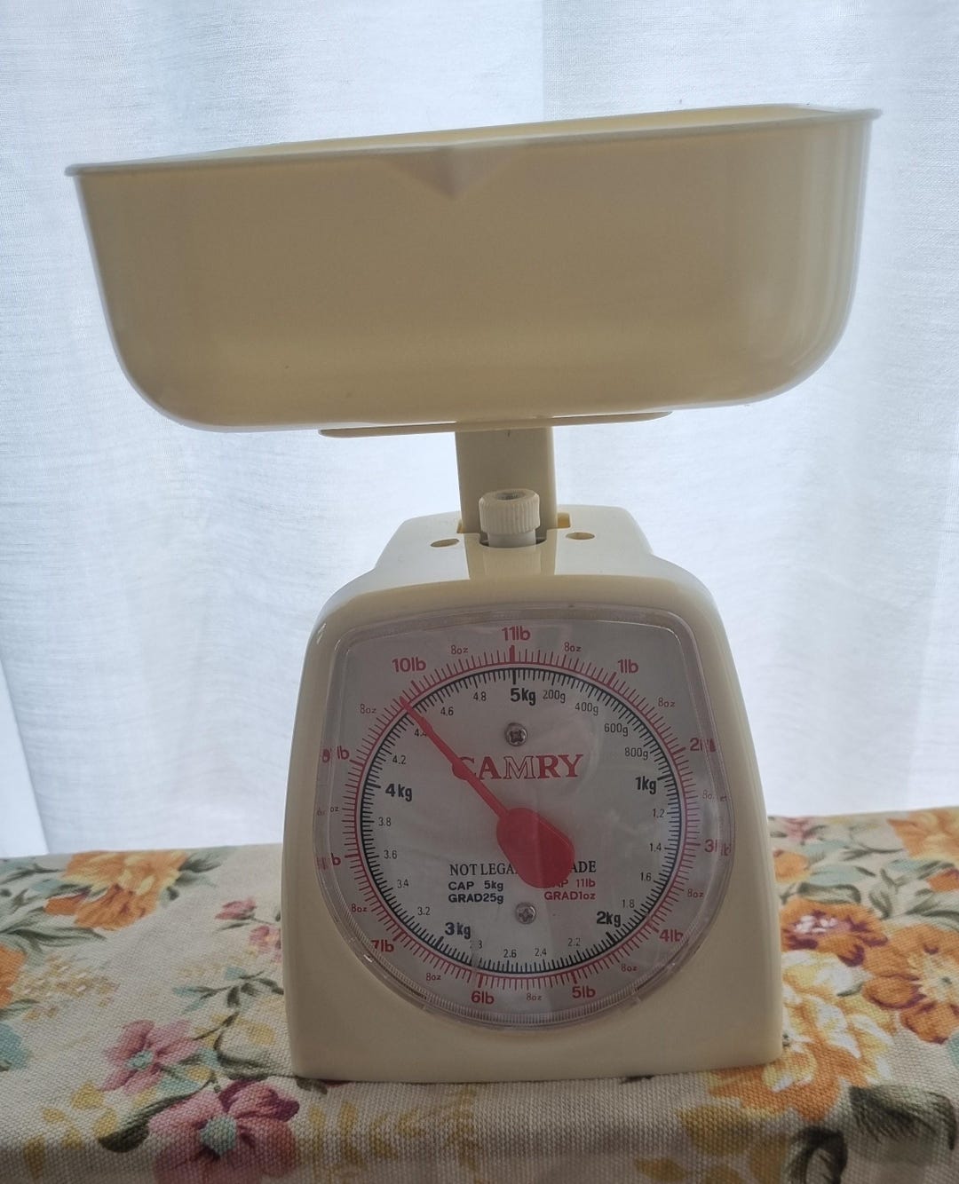 Vintage Cream Kitchen Scales - Etsy
