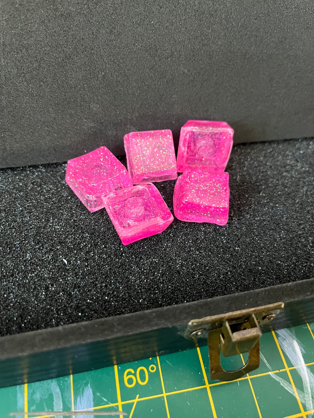 90s Aesthetic Barbie Pink Glitter Slime Cross Peg Keycap for Mechanical ...