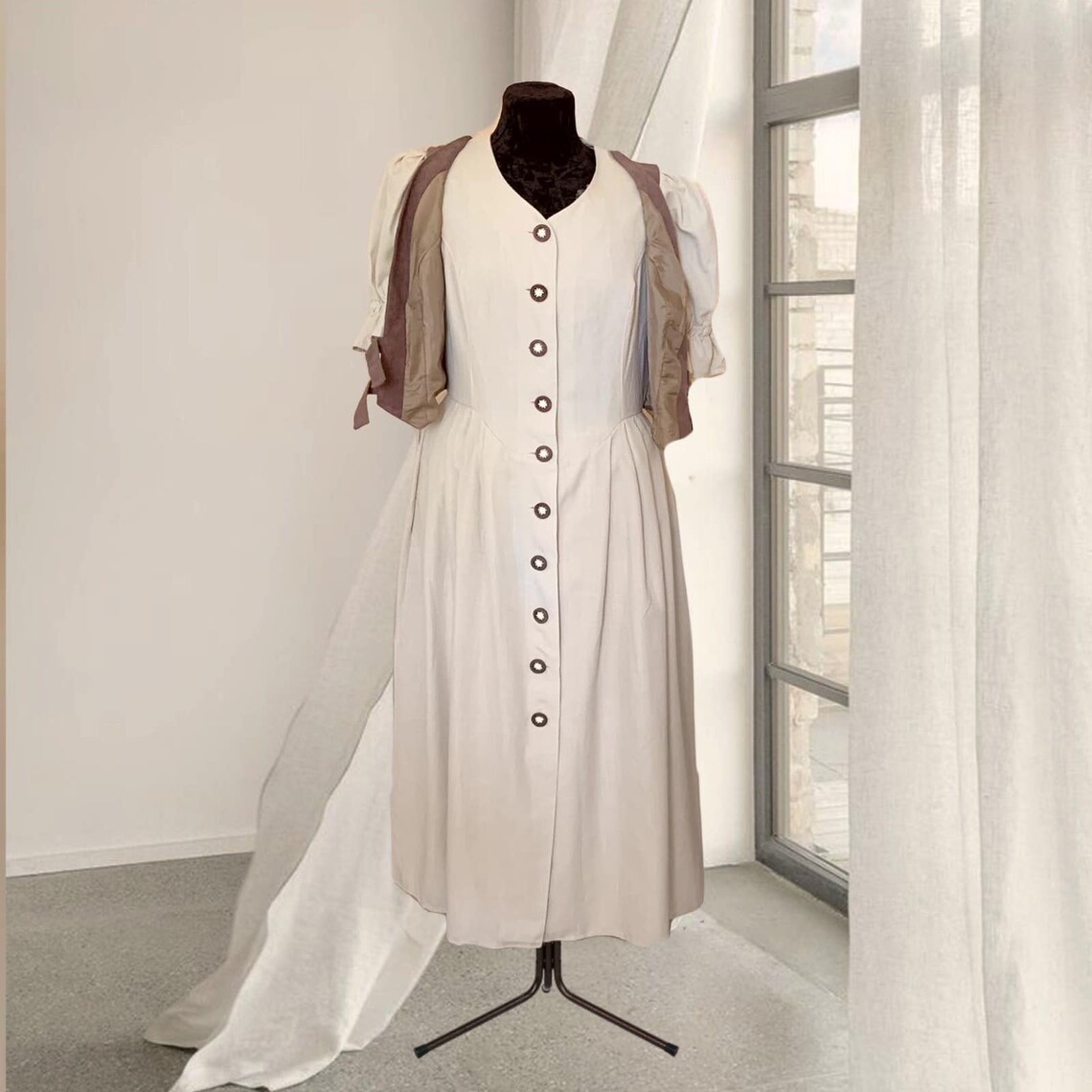 Vintage Linen Dirndl Dress: Oktoberfest Trachten With Suede Vest, Size ...