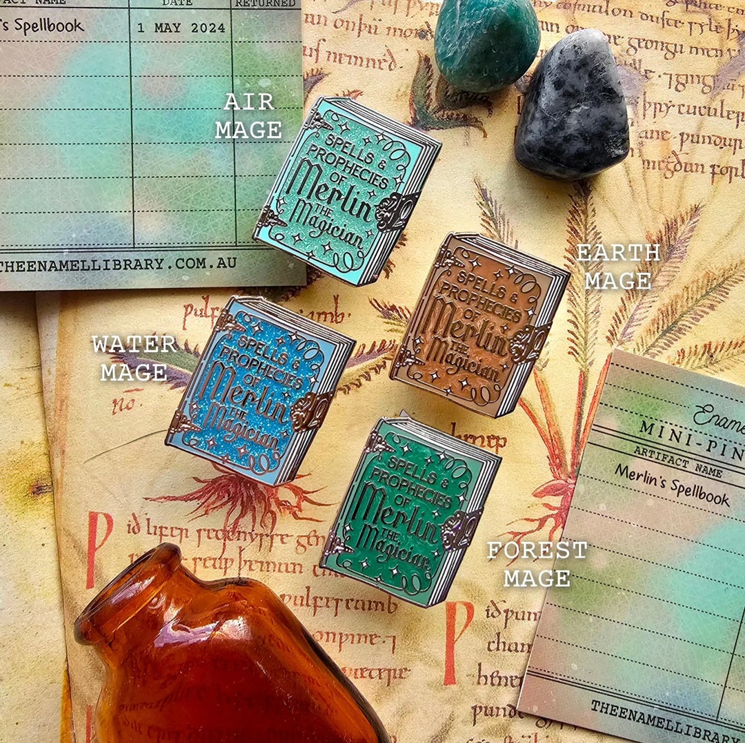 Mini-pin Merlin's Spellbook - Etsy
