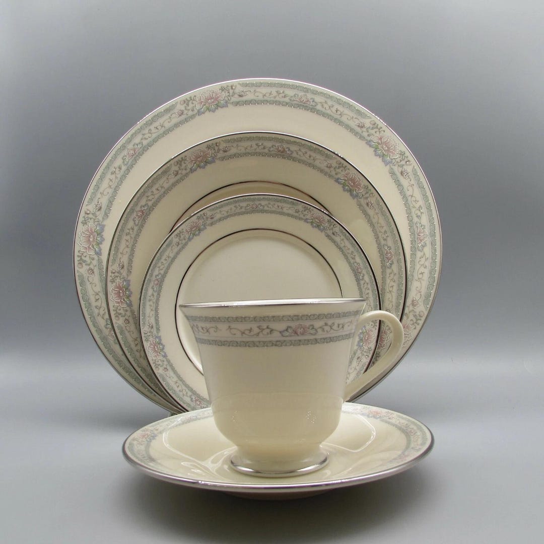 Lenox Cosmopolitan Collection CHARLESTON 5 Piece Fine China Place ...