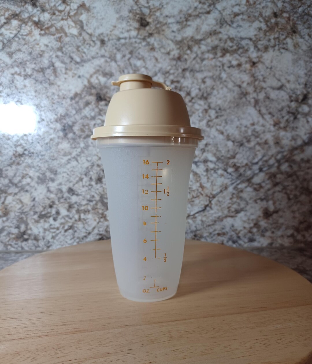 Vintage Tupperware Classic Sheer Quick Shaker 844- 2.with Harvest Gold ...