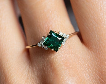 Princess Cut Emerald Ring - Etsy