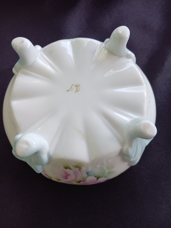 Vintage Porcelain Footed Pink Roses Powder / Trinket … - Gem