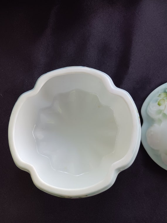Vintage Porcelain Footed Pink Roses Powder / Trinket … - Gem