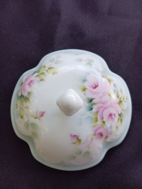 Vintage Porcelain Footed Pink Roses Powder / Trinket … - Gem