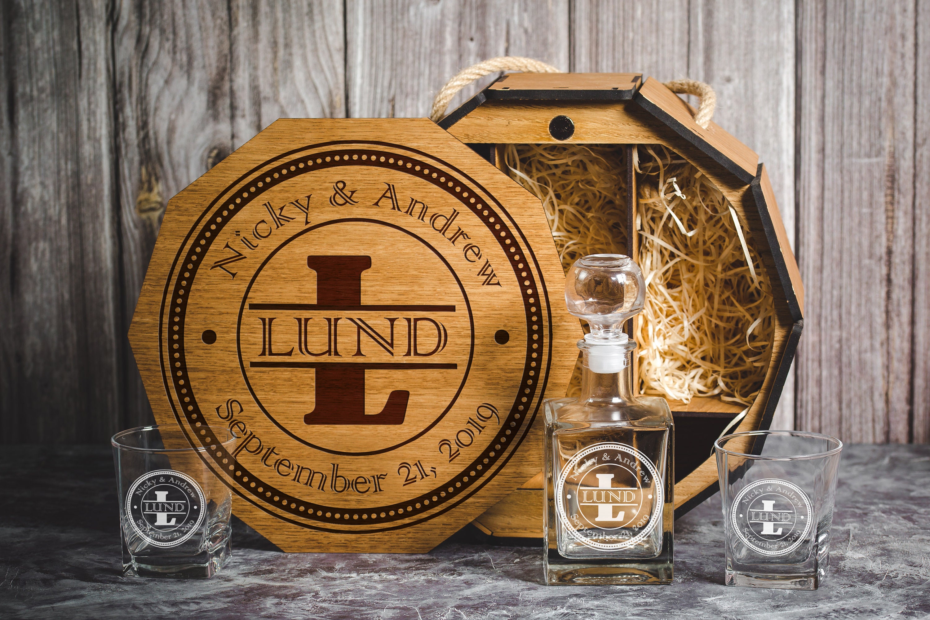 Whiskey Decanter Set in Wooden Box Set 31 Personalized Whiskey Set ...