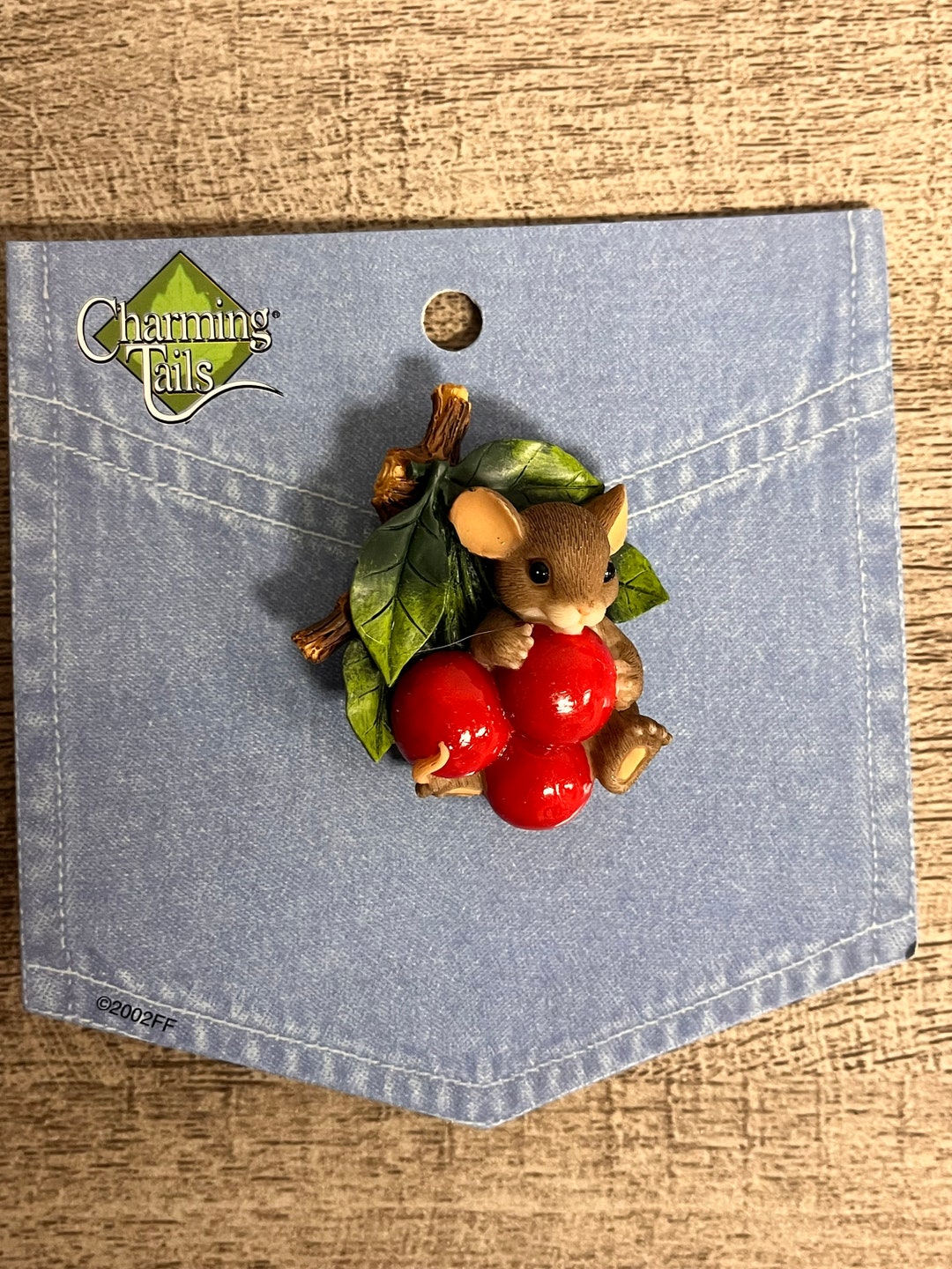 Charming Tails by Fitz and Floyd Leaf and Acorn Club Lapel Pin Mouse ...