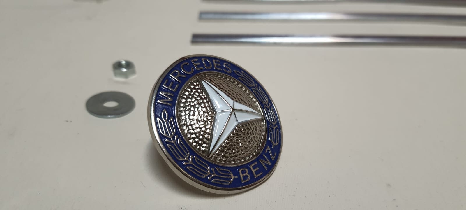 Mercedes W123 Radiator Grill Horizontal Moulding Trim Set & Clips GRILL ...