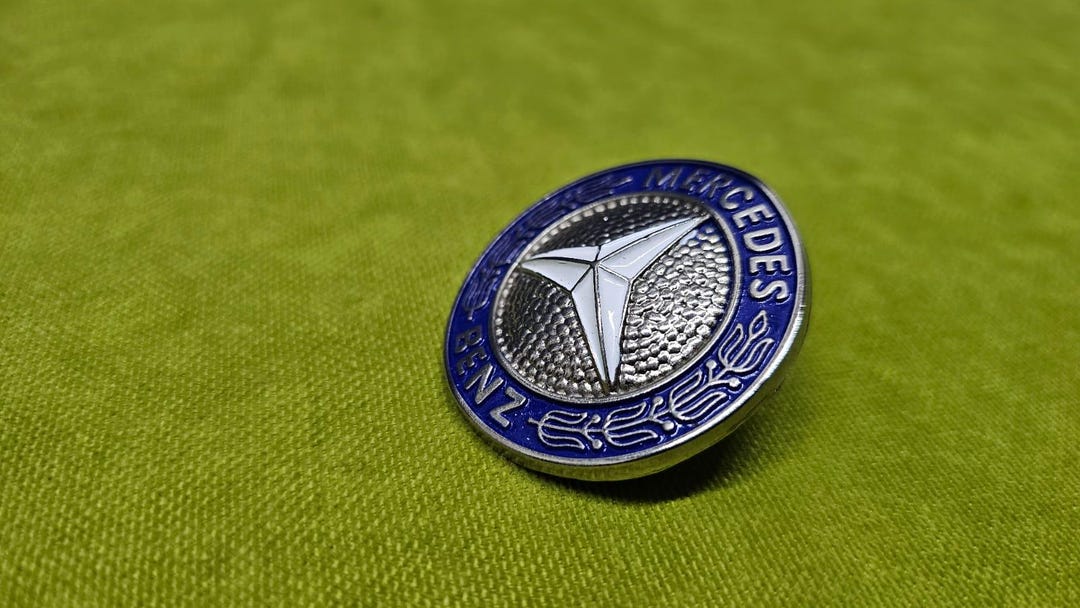 Mercedes W114 W115 Emblem Grille Badge New 230.6 230.4 240d 300d 200 ...