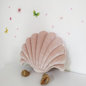 Velvet Shell Pillow in Oyster Shape With Pearl Beads - 3D Soft Pink ...