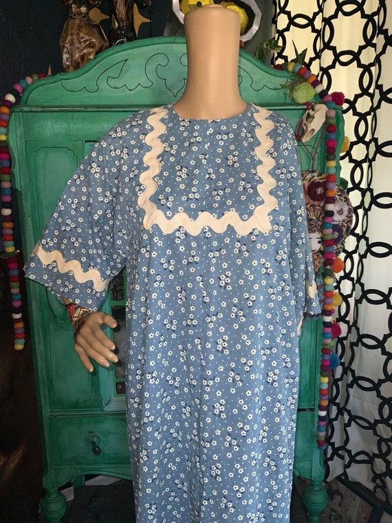 70s Vintage Ric Rac Floral Maxi Zipup House Dress Caf… - Gem