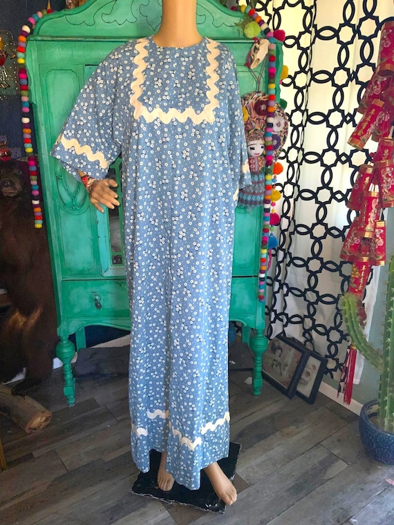 70s Vintage Ric Rac Floral Maxi Zipup House Dress Caf… - Gem