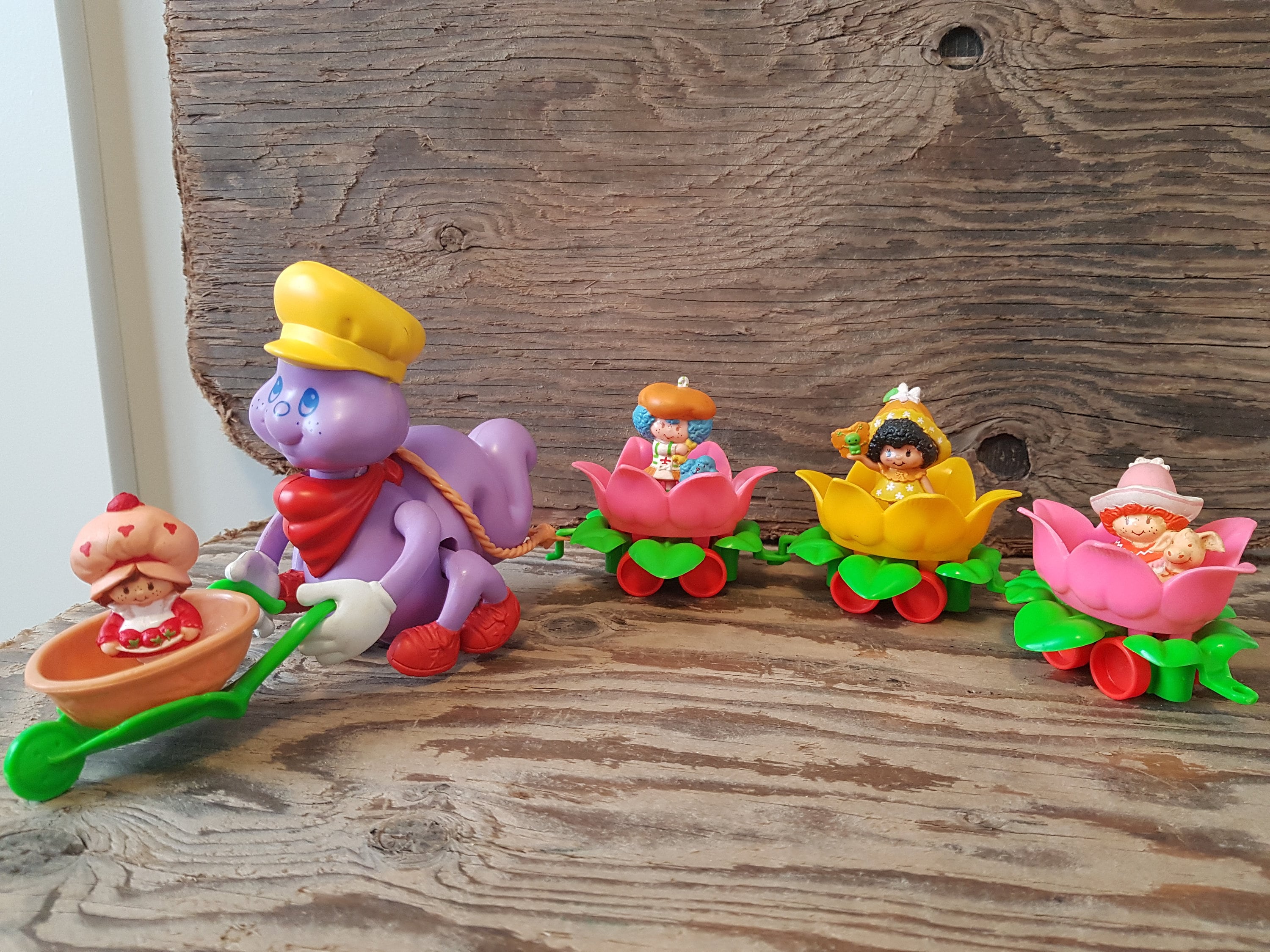 Berry Busy Bug Strawberry Shortcake Miniatures Toy Train 1982 by Kenner ...