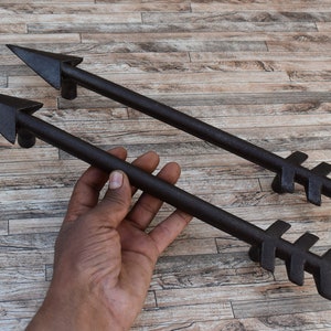 Vtg Cast Iron Large Arrow Handles Cupboard Cabinet Door Gate Pulls ...