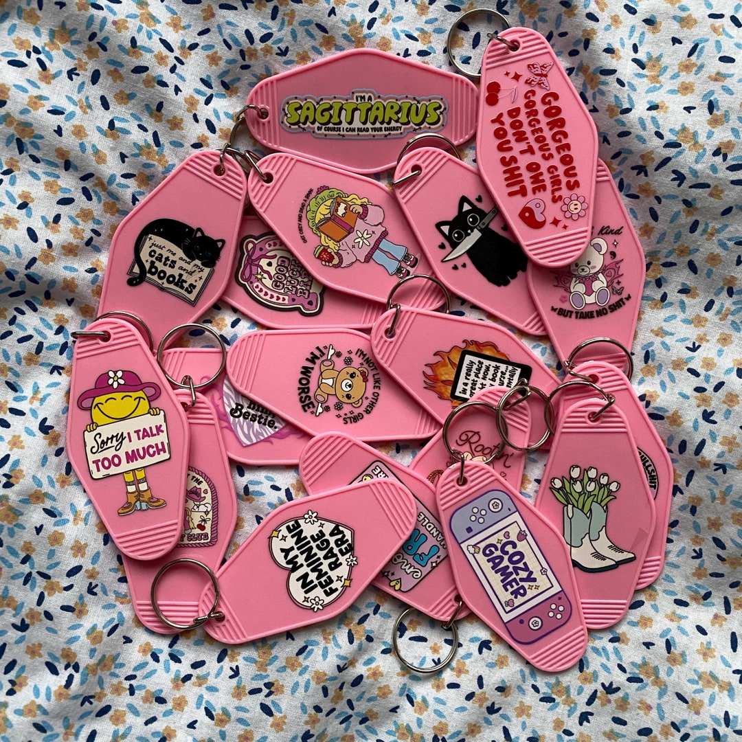 Cute Aesthetic Motel Keychain Letterbox Gift Design Vintage Retro Fun ...