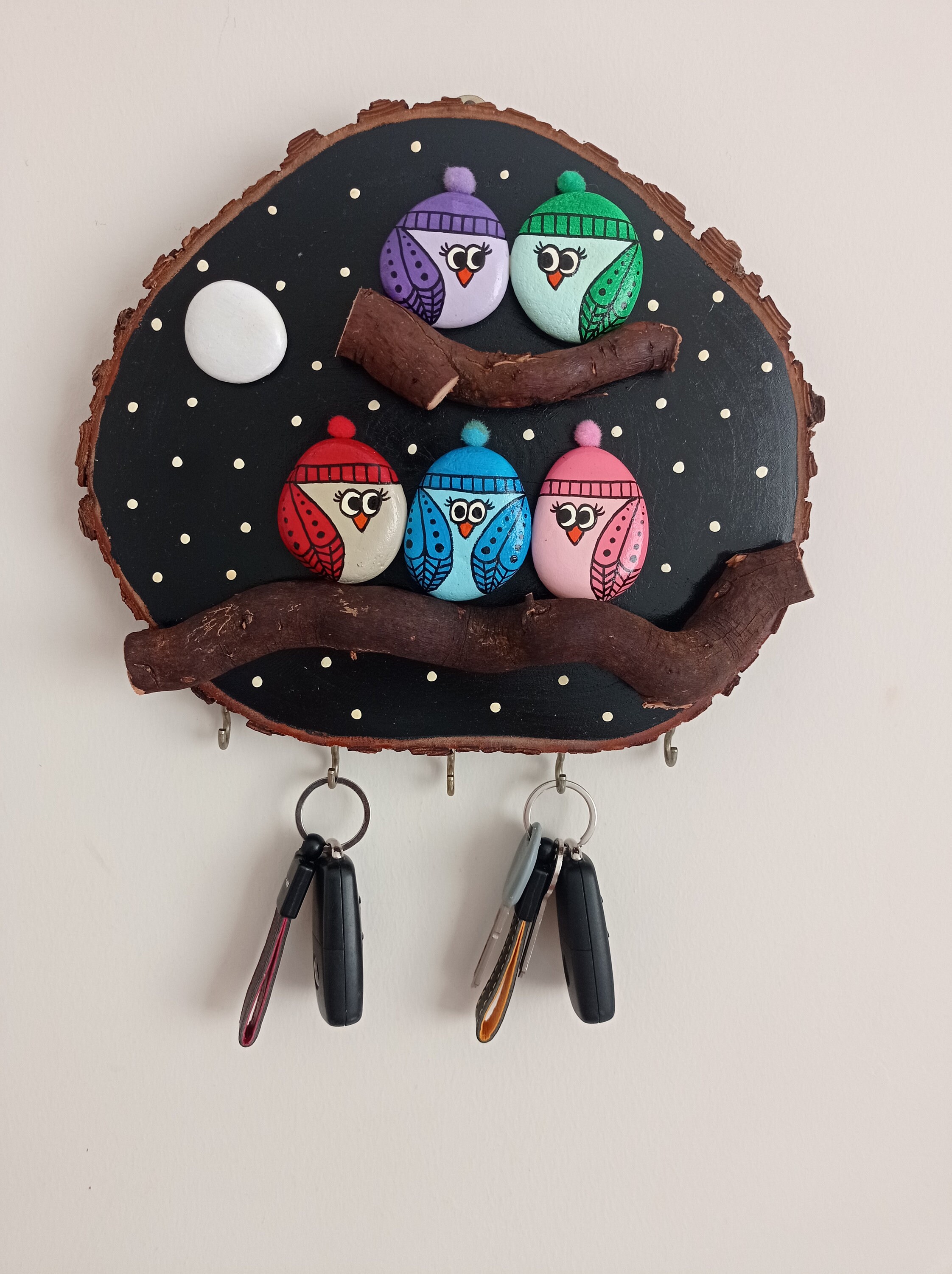 Modern Unique Wooden Key Holder, Ocean-rolled Painted Stone Wood Key ...