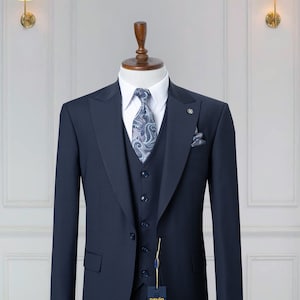 Men’s Super 220’s Woven Wool Men's Suit Perfect for Business - Etsy