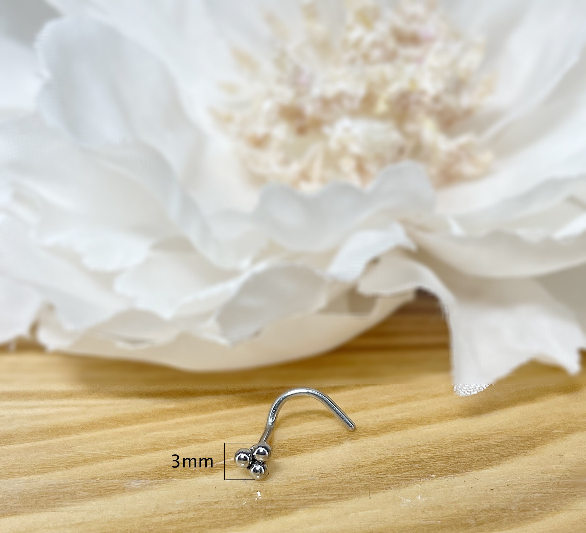 20ga 316L Surgical Steel 3 Ball Triangle Top Screw Nose Ring - Etsy