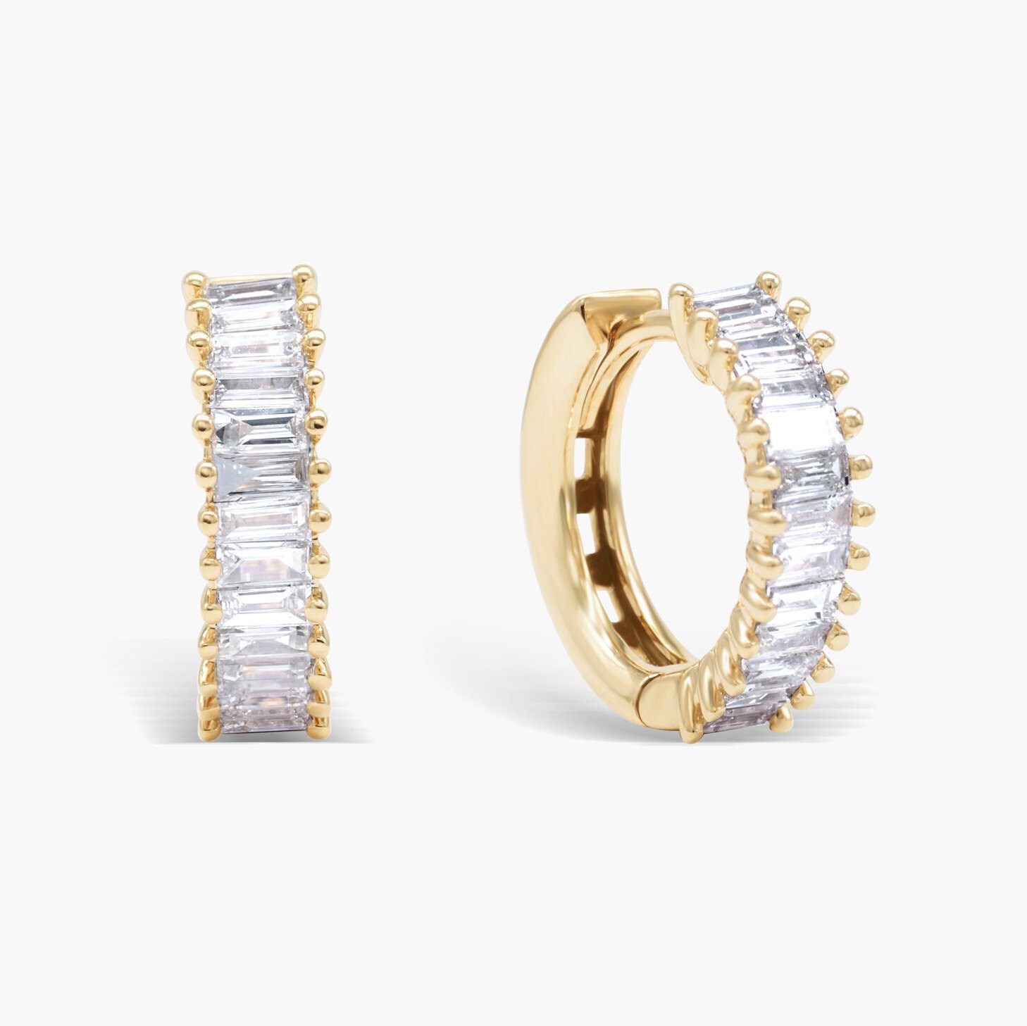 Baguette Diamant Huggie Ohrringe, 14k Diamant Gold Creolen, Jubiläumsgeschenk, Ohrringe für Sie ...