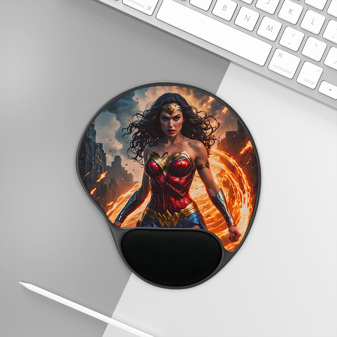 Wonder Woman and Her Golden Lasso Mouse Pad Wrist Rest - Wonder Woman ...