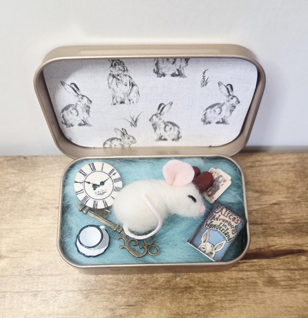 Handmade Wool Mouse Sleeping in Cozy Little Bed | Literary Mouse ...