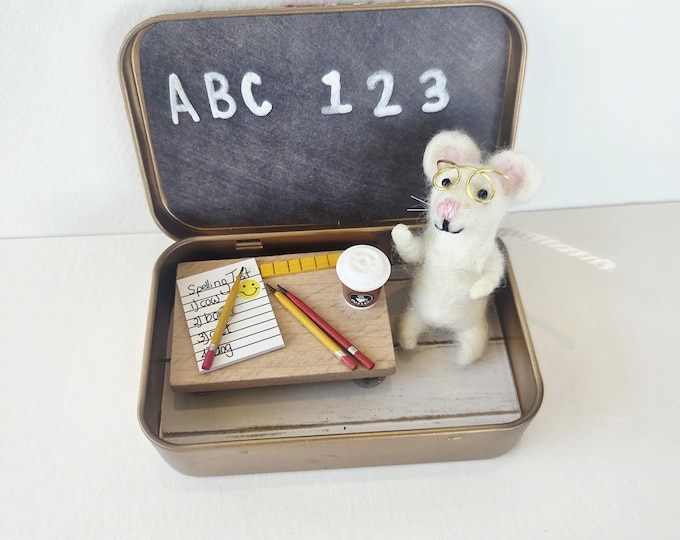 Mouse House With Needle Felted Mouse and Accessories | Teacher Edition ...