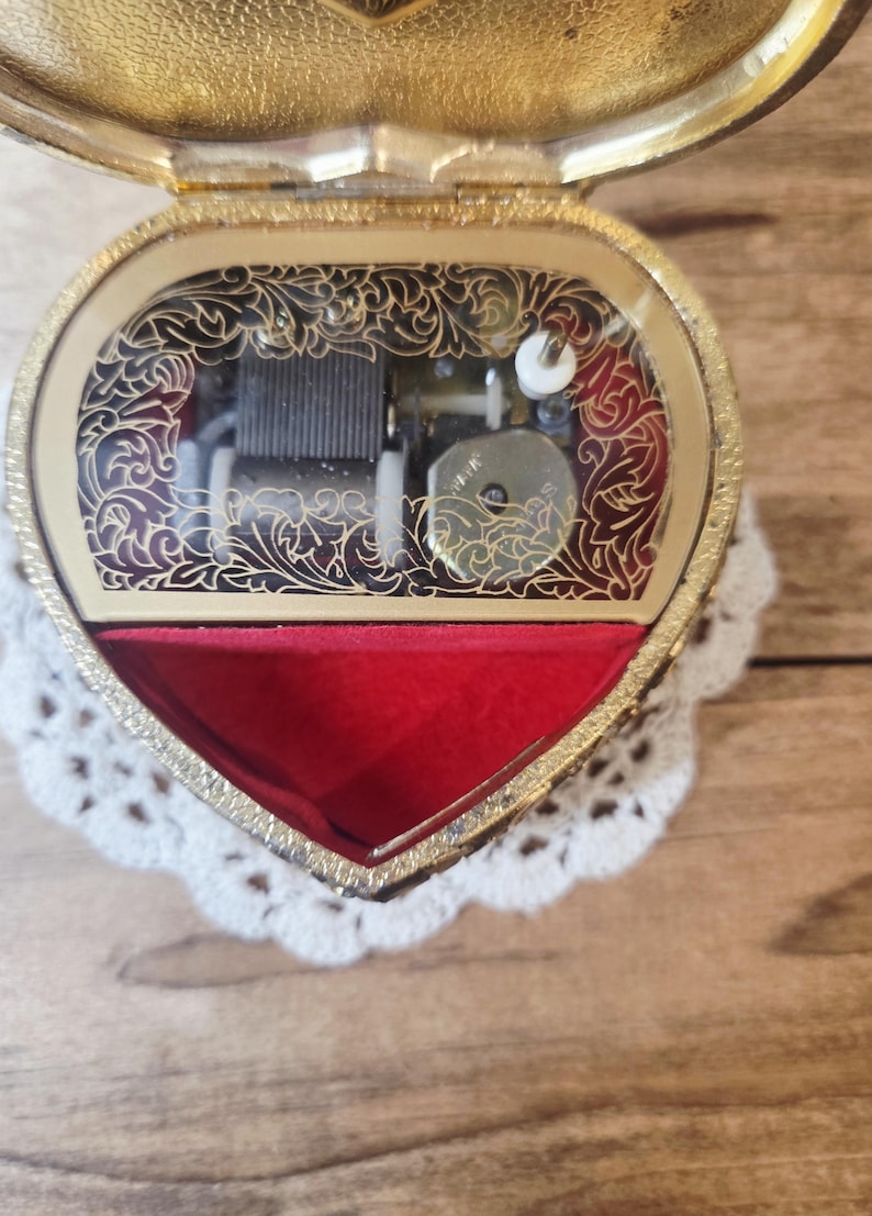 Antique Heart Shaped Footed Music Box | Keepsake Box - Etsy