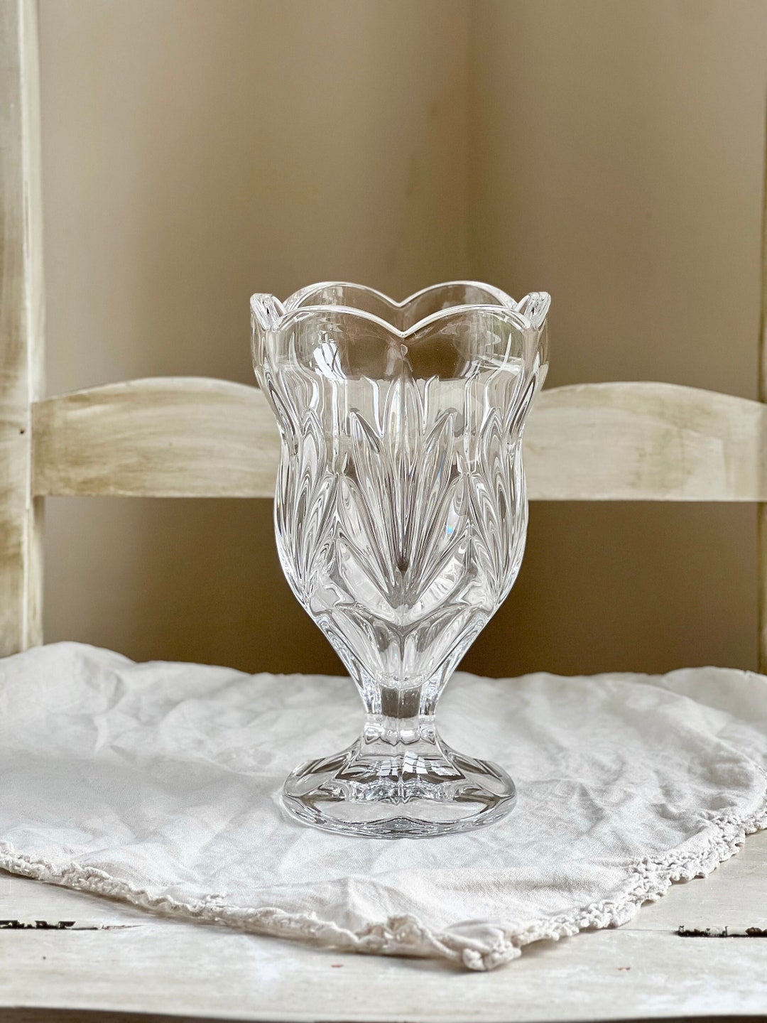 Beautiful Vintage Crystal Tulip Shaped Vase With Scalloped Edge, Heavy ...