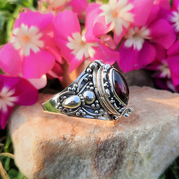 Poison Ring - Etsy