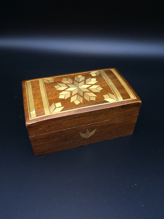 vintage inlaid wooden box - Gem